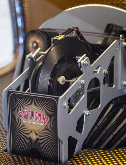 Sound Leisure Rocket Vinyl Jukebox | Liberty Games